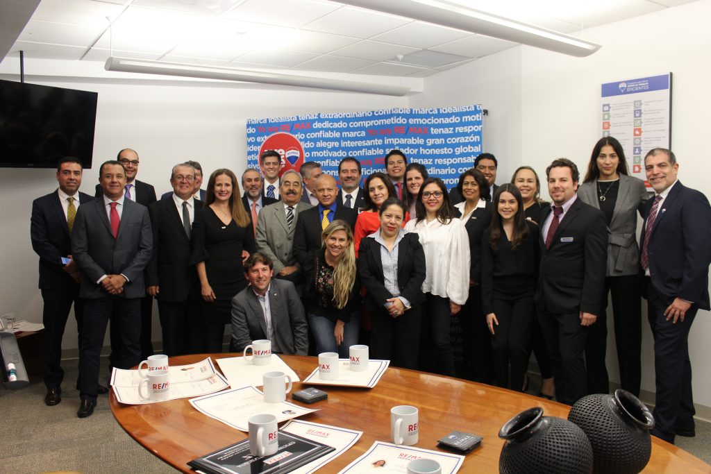 24 nuevos Asesores Comerciales se certifican - Blog de REMAX México